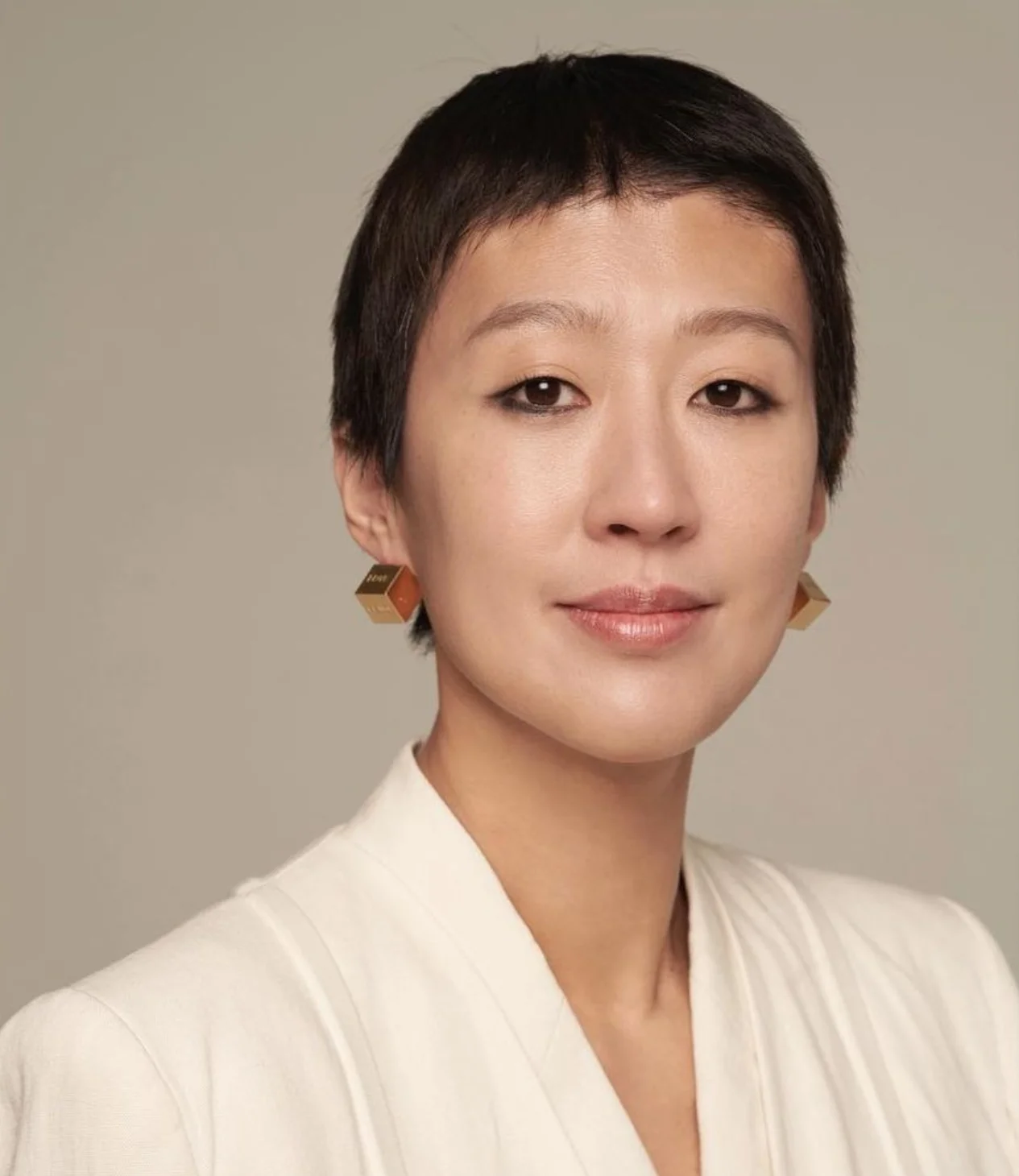 Hong Jin Kyung (Unnies) profile, age & facts (2026 updated) | kpopping