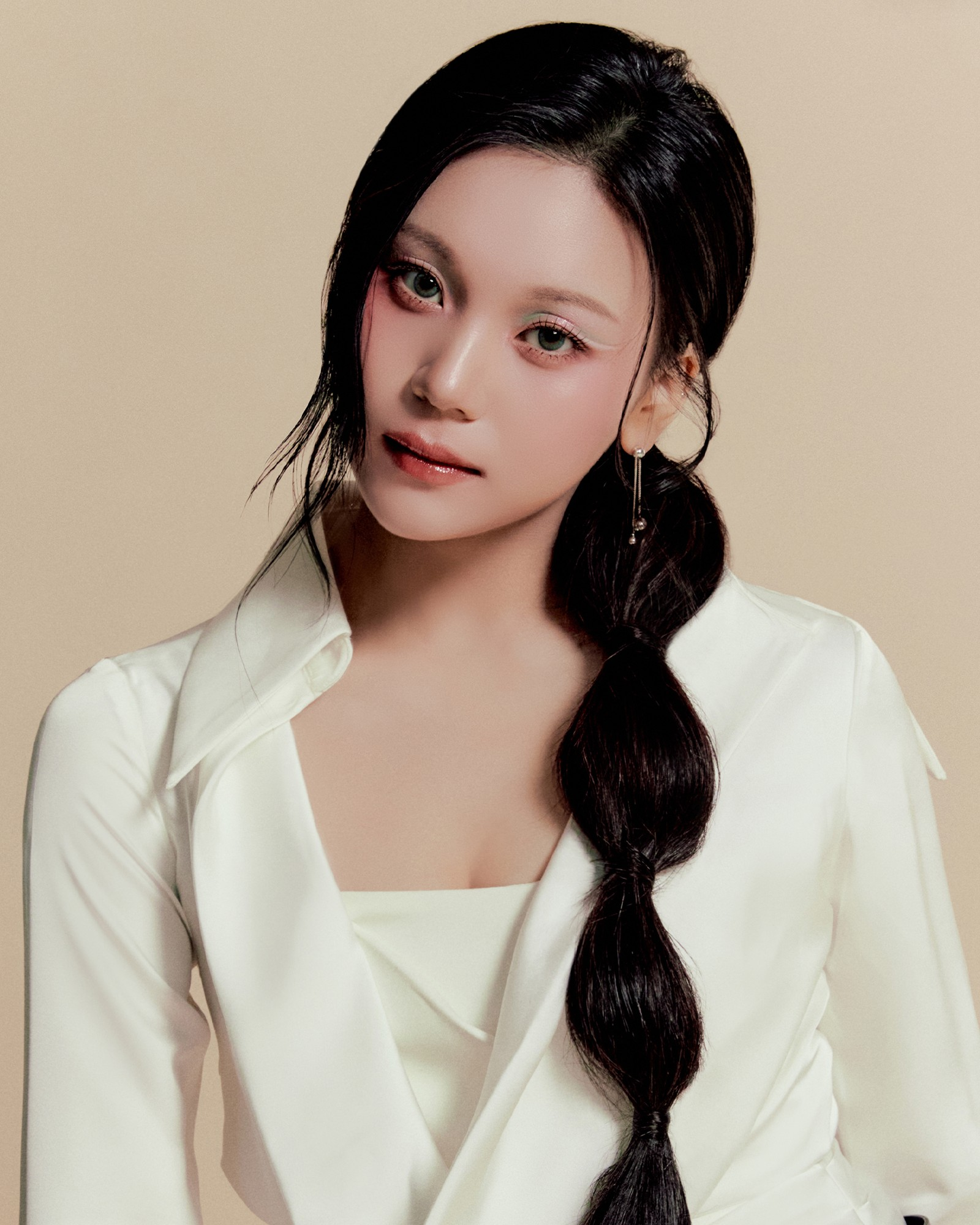Umji (GFRIEND) — Profile, Age 27, Height, Birthday & Facts (2026 ...